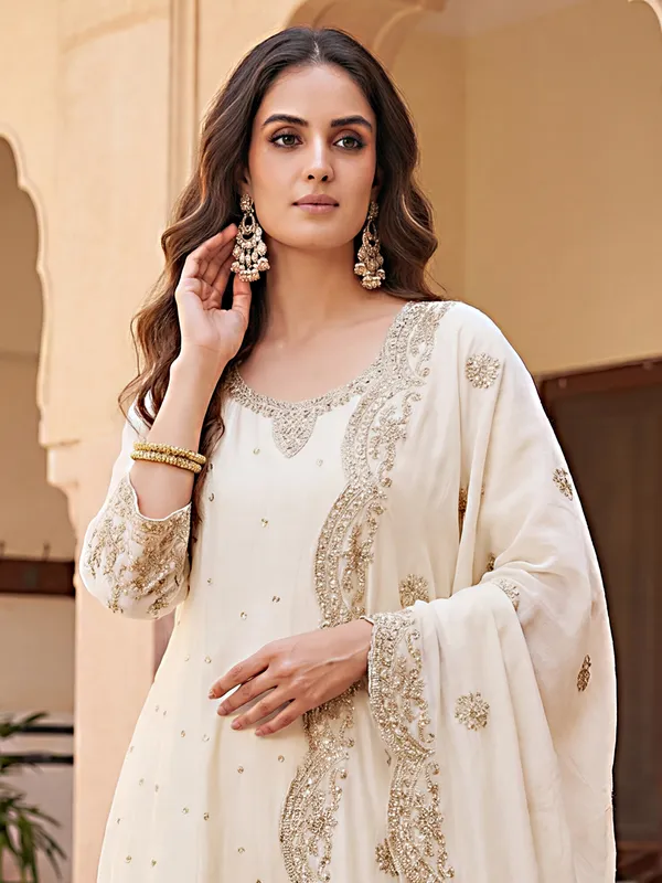 Cream pakistani anarkali style silk salwar suit-G3-WSS44850