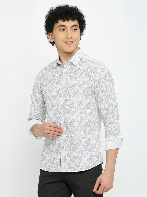 Being Human Men Slim Fit Shirts-White And Grey