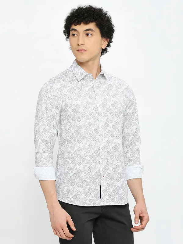 Being Human Men Slim Fit Shirts-White And Grey
