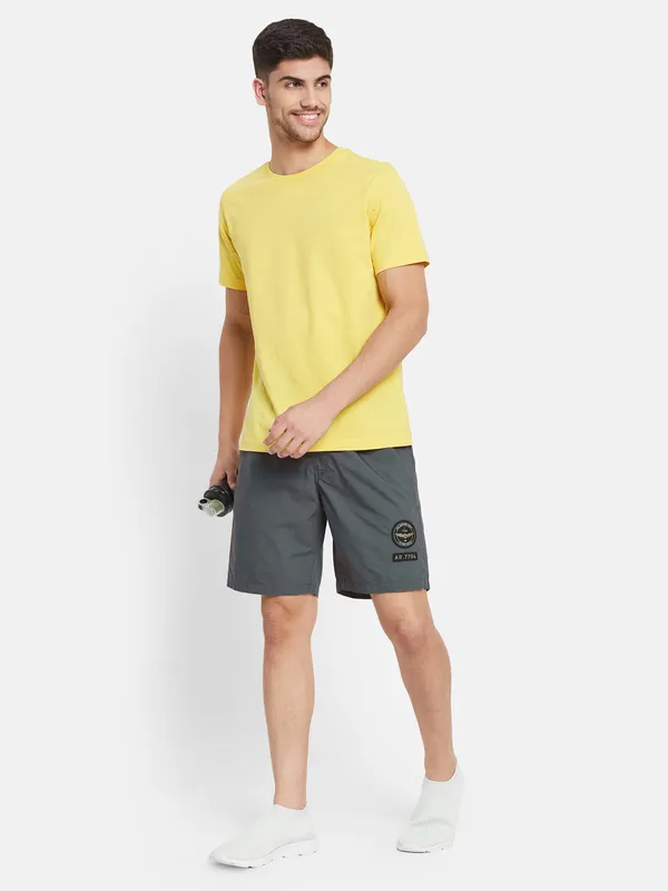 Basic Long Shorts with Side Badge