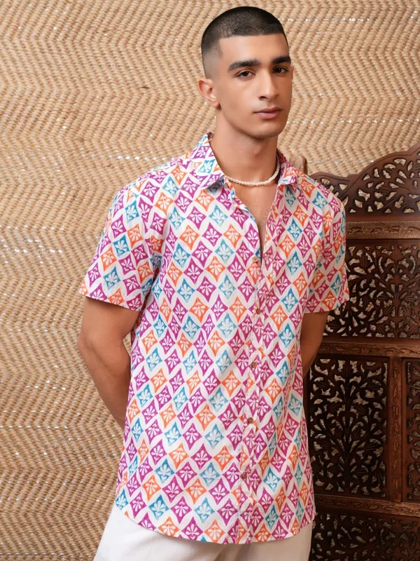 Buy Highlander Pink Printed Slim Fit Casual Shirt for Men Online...