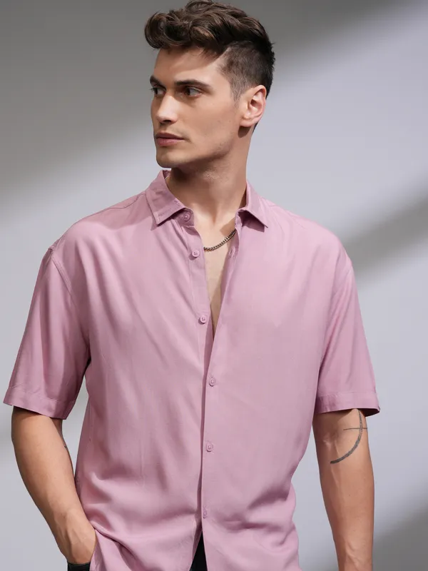 Buy Highlander Pink Solid Relaxed Fit Casual Shirt for Men Online...