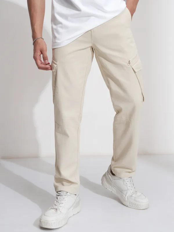 Highlander Men Beige Slim Fit Solid Cargos
