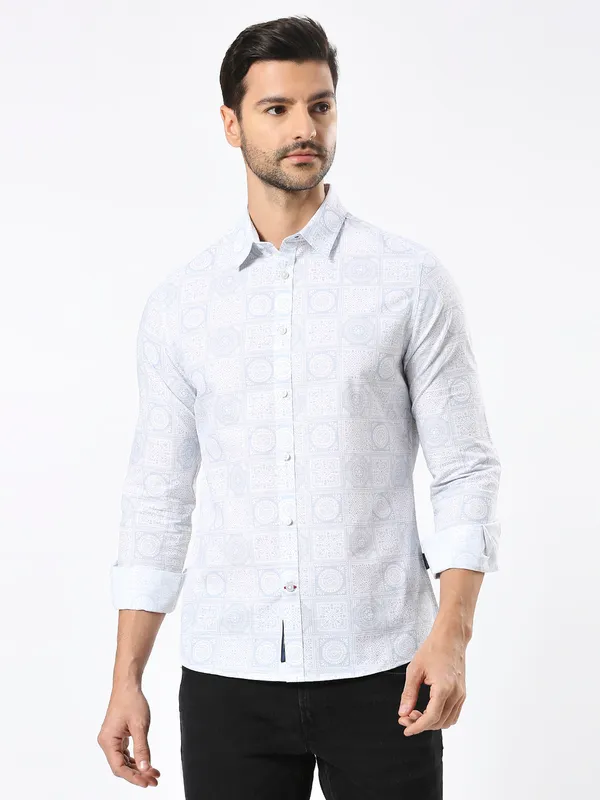 Being Human Men Slim Fit Shirts-White And Blue